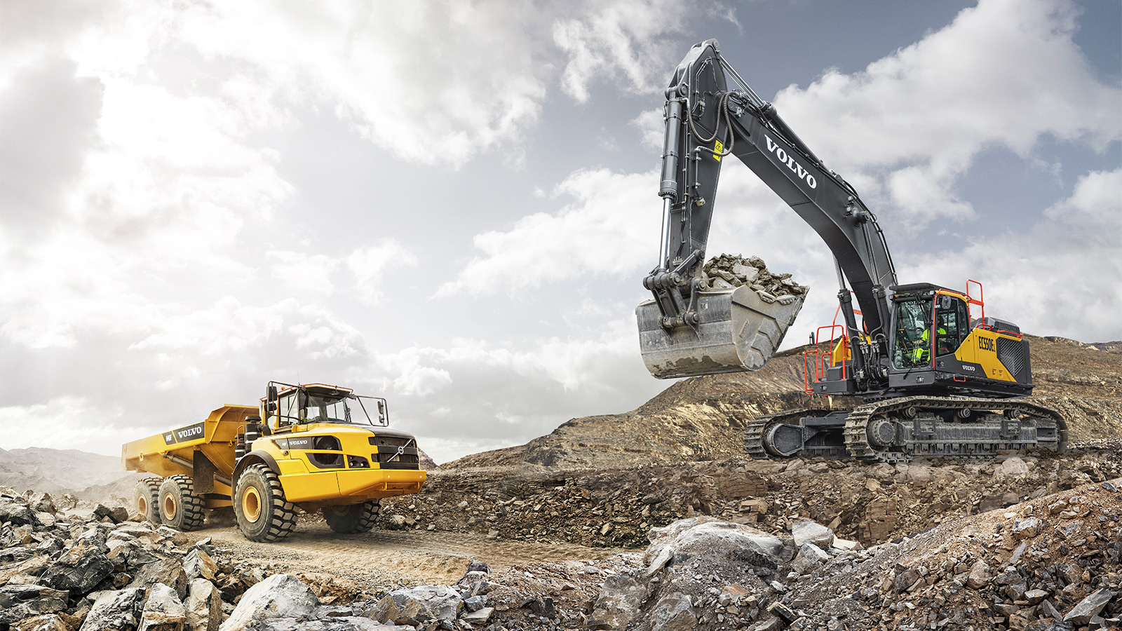 How to Safely Lift Loads with Excavators and Backhoe-loaders | For ...